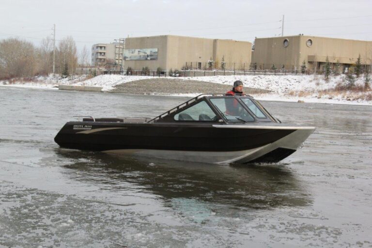 Lynx V8 - Outlaw Marine Back Country Jet Boat Model