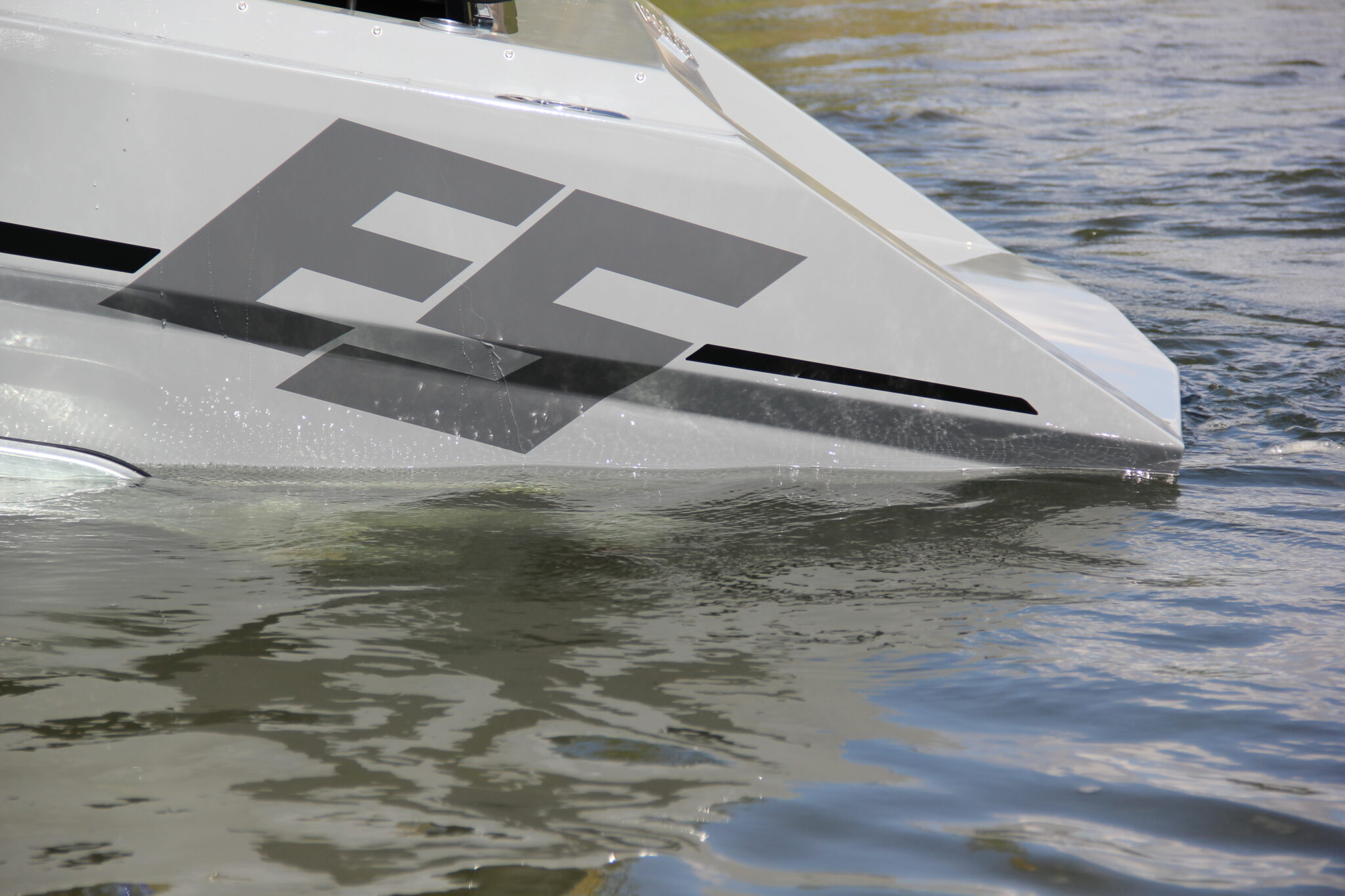 Sabre E5 - Eagle Performance Elite Jet Boat Model